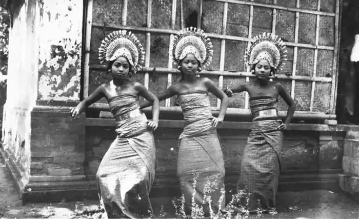 Janger Dance: Balinese Youth Dance Tradition - Ubud Villas Rental